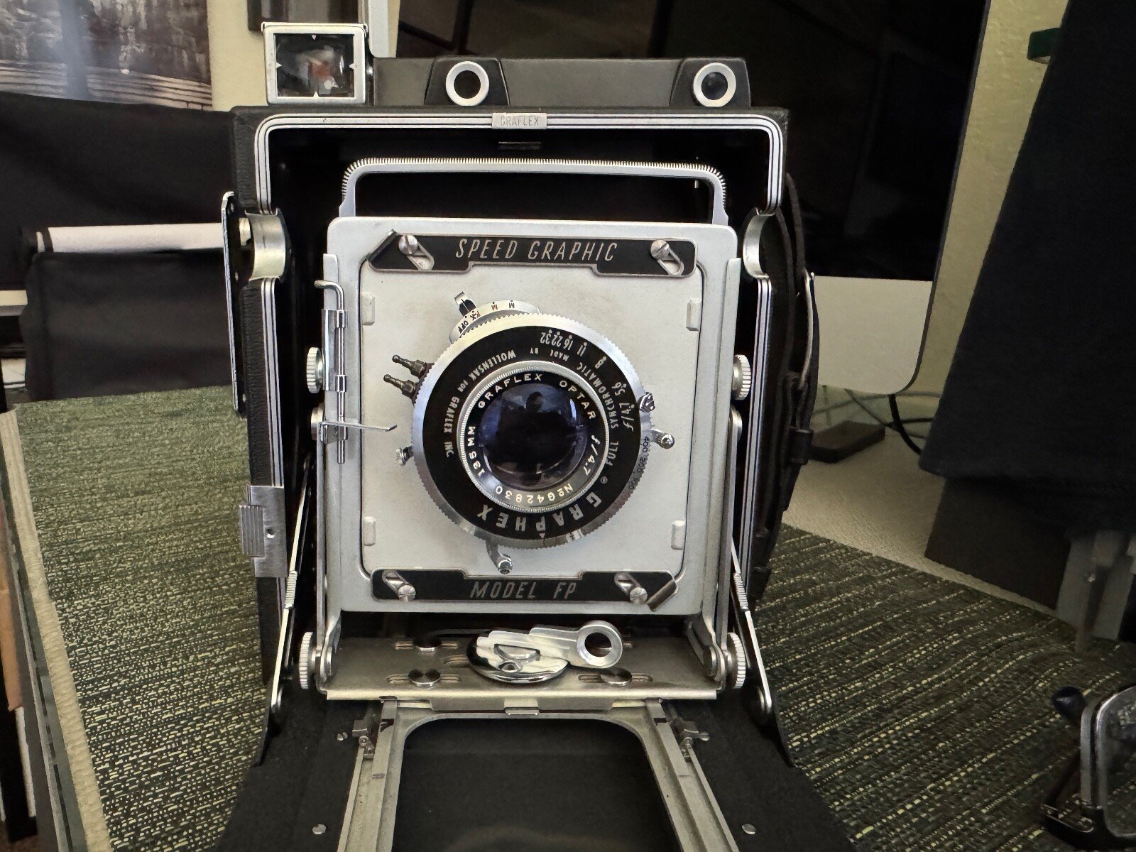 Graflex Speed Graphic 4x5 Camera with 135mm Lens