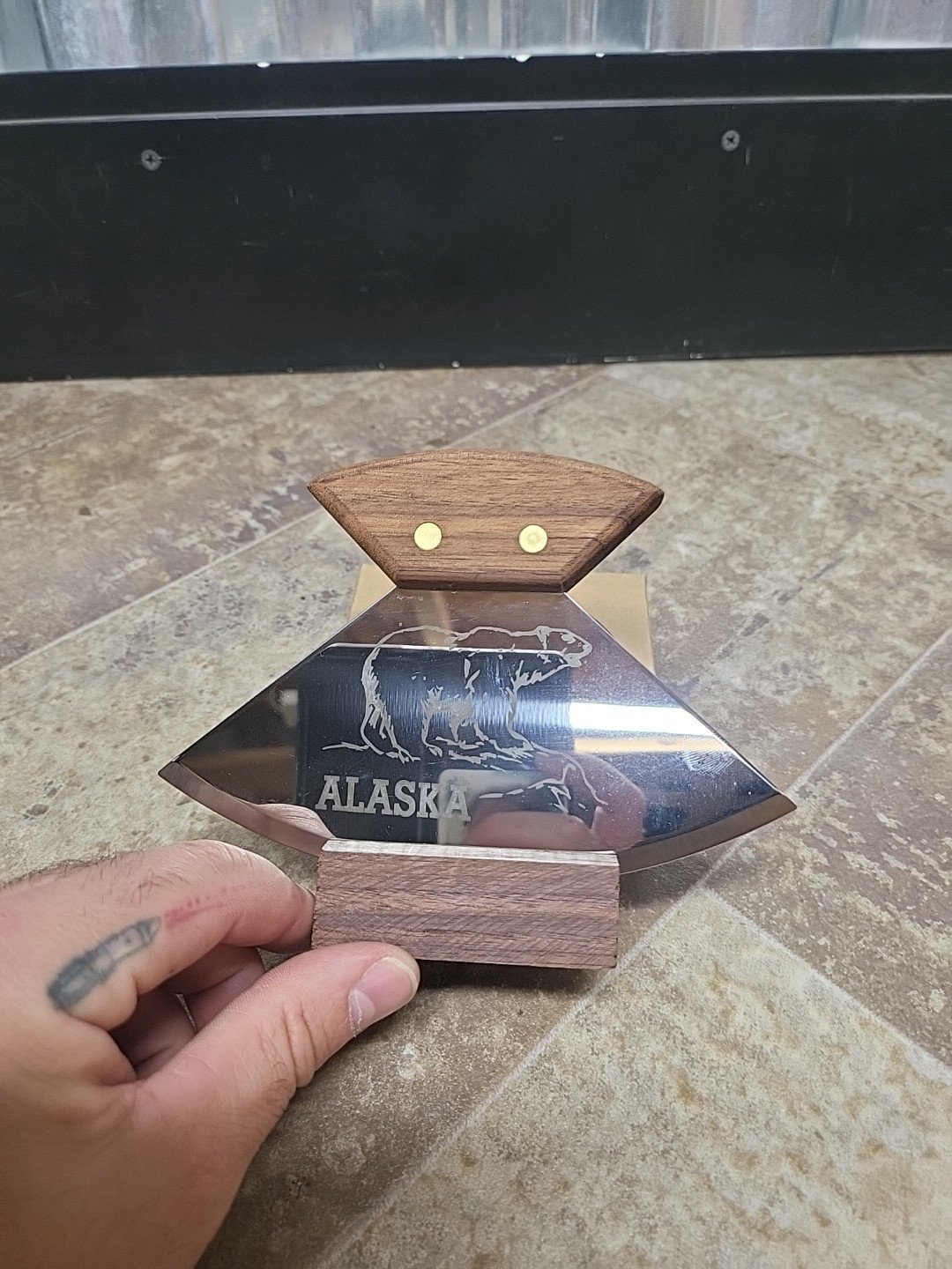 Alaska ULU Knife with Hardwood Handle & Stand