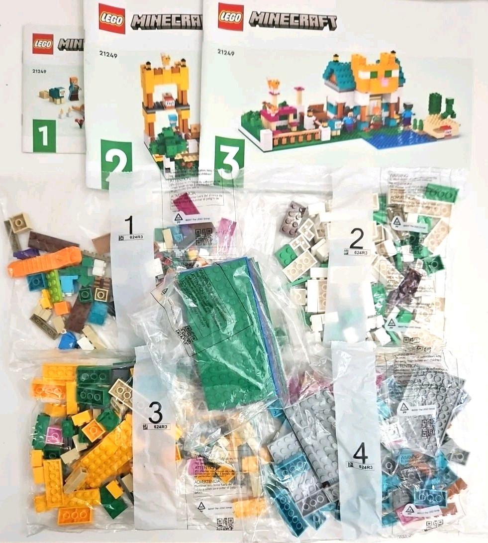 Lego Minecraft Crafting Box 4.0 - Build & Play!