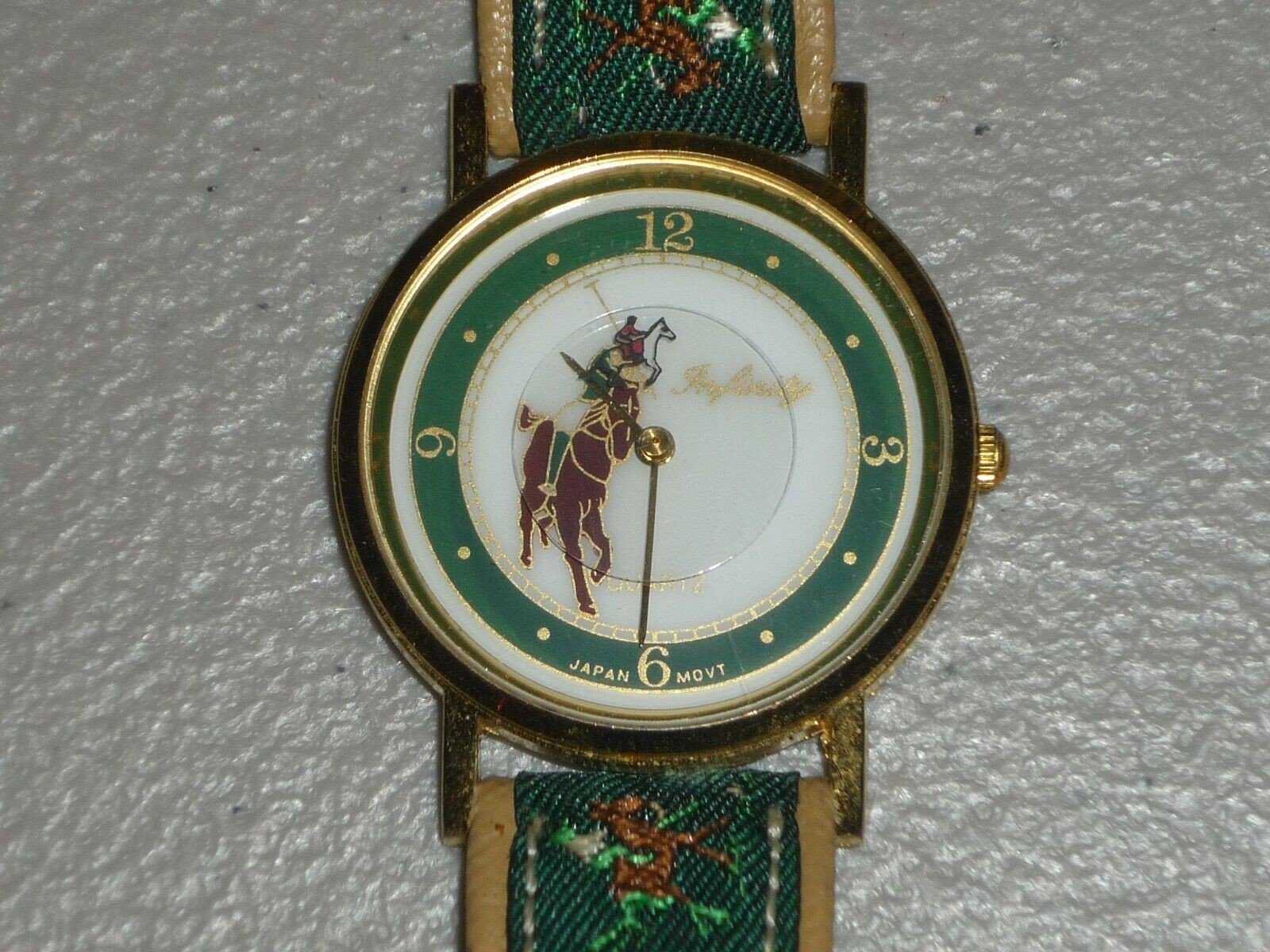 Vintage Horse Racing Infinity Quartz Watch - Timeless Style