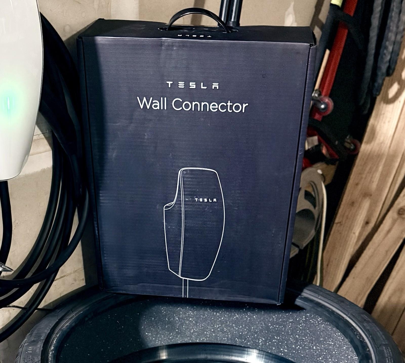 Tesla Wall Connector: Level 2 EV Charger White