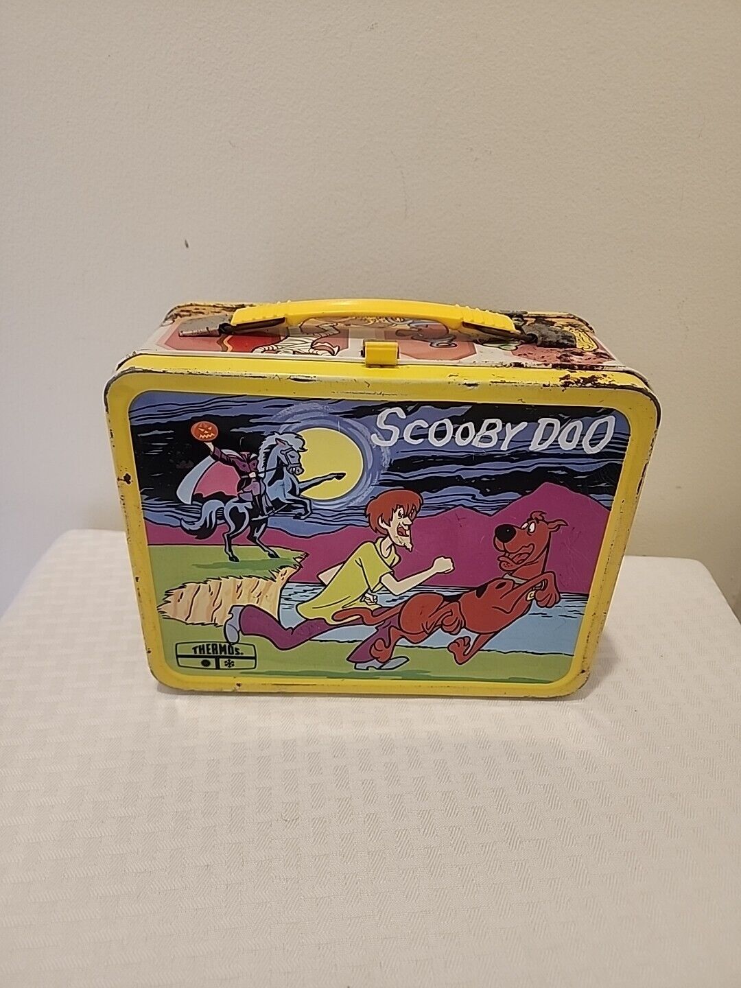 Vintage 1973 Scooby Doo Metal Lunch Box - Collectible TV Memorabilia