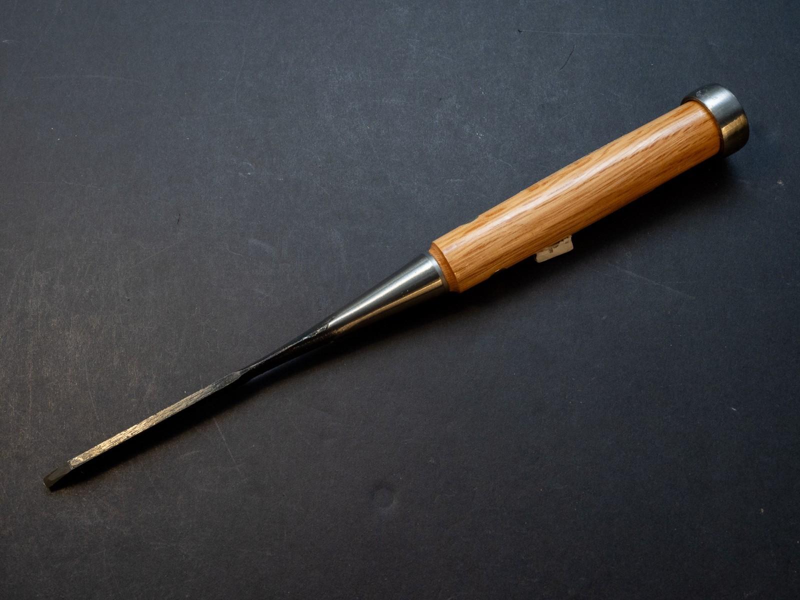 Hidari Nobuhiro 3mm Japanese Bench Chisel - Reliable Tool