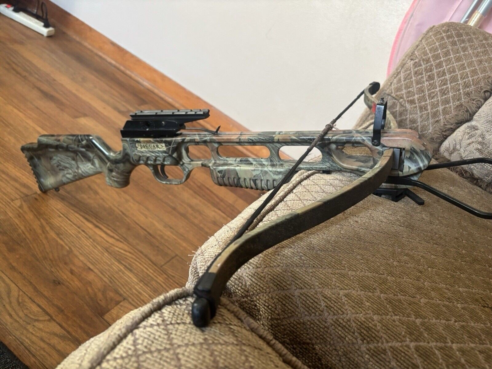 Jaguar Reverse Draw Crossbow: Power and Precision