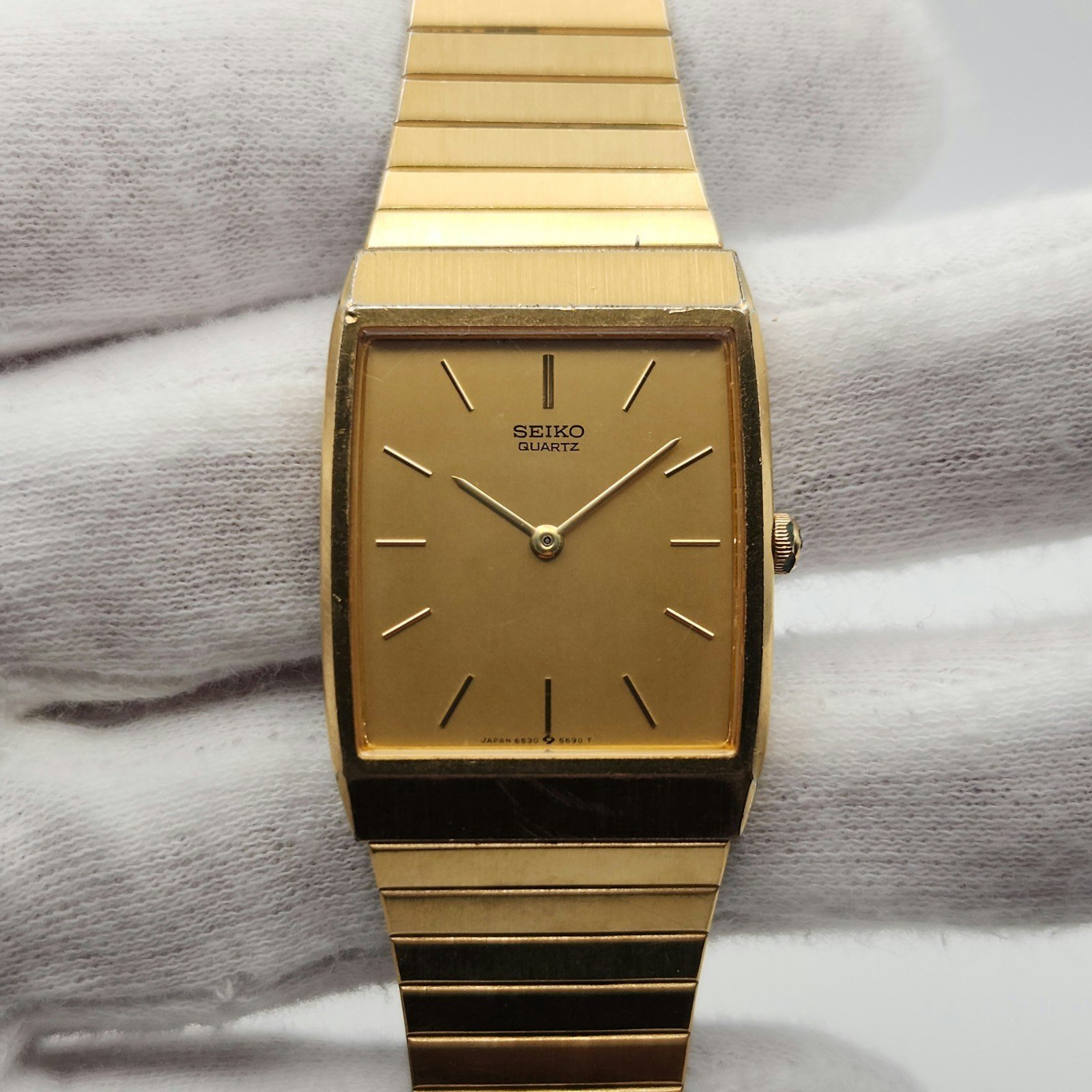 Seiko Men's Vintage Gold Quartz Watch – Timeless Elegance