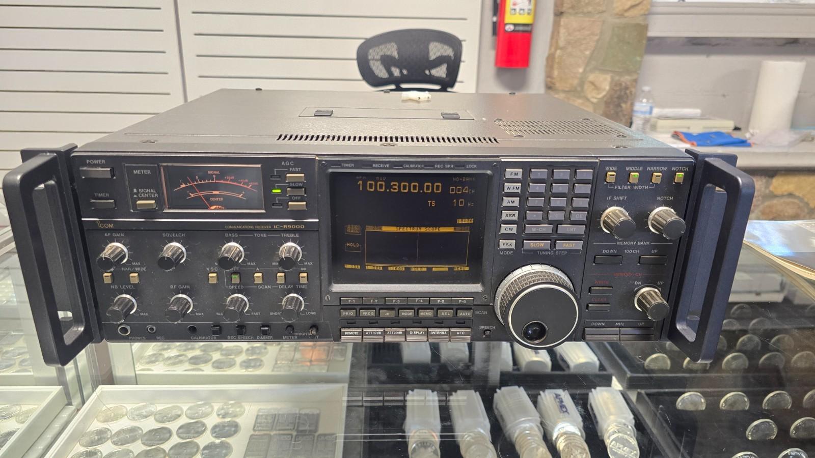 ICOM IC-R9000 Communication Receiver 100KHz-2000MHz