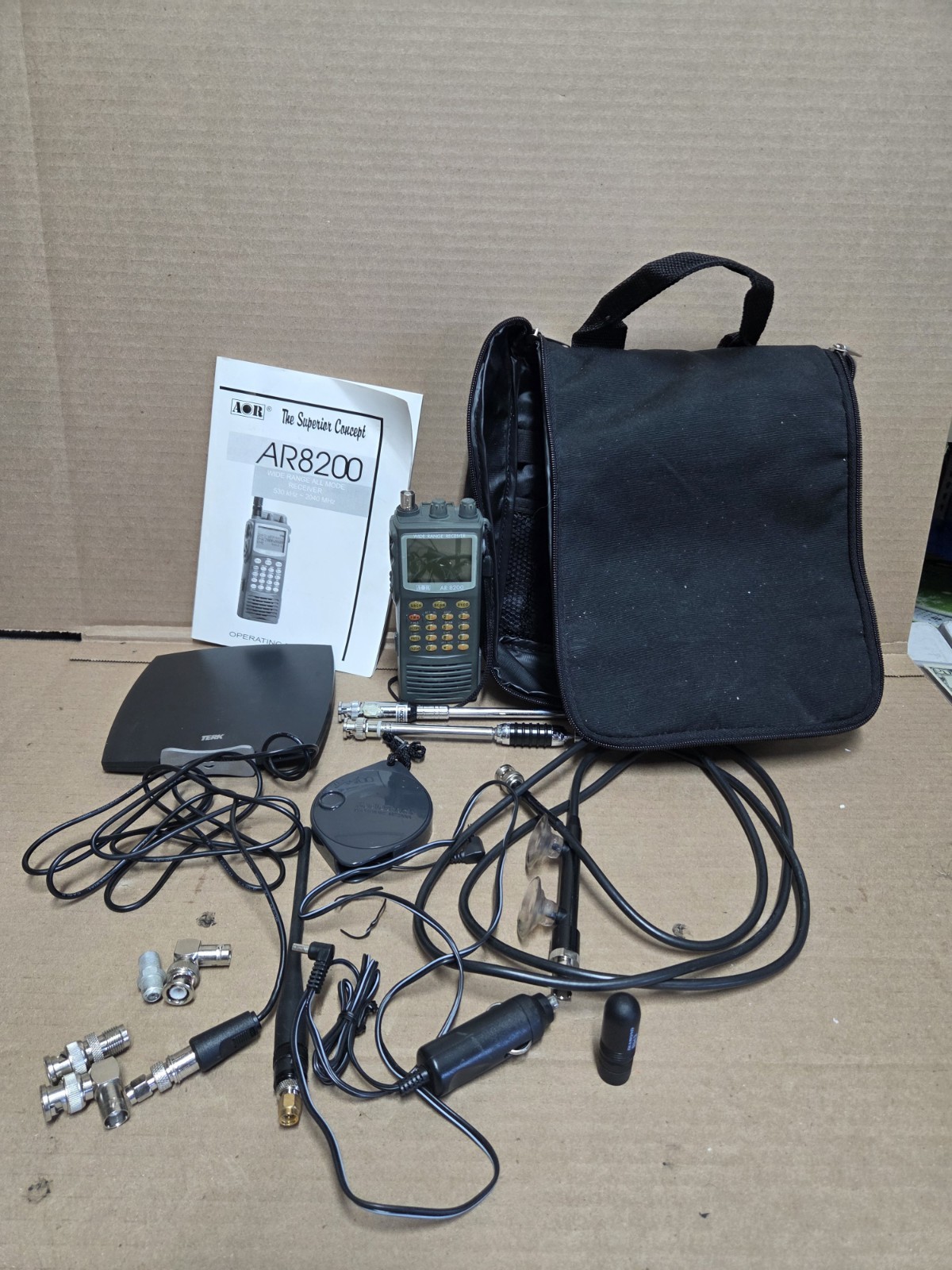AOR AR8200 Wide Range Receiver Scanner with Extras