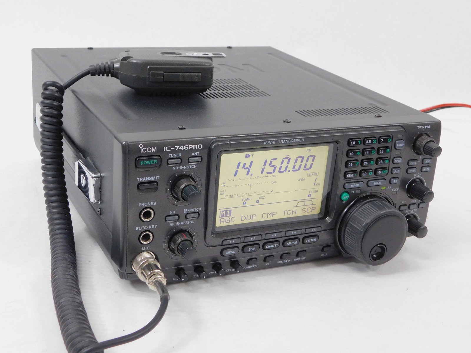 Icom IC-746PRO: Top Ham Radio Transceiver + Mic
