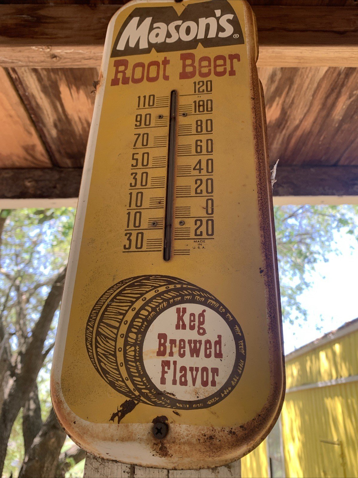 Mason's Root Beer Metal Thermometer Sign - Vintage Charm