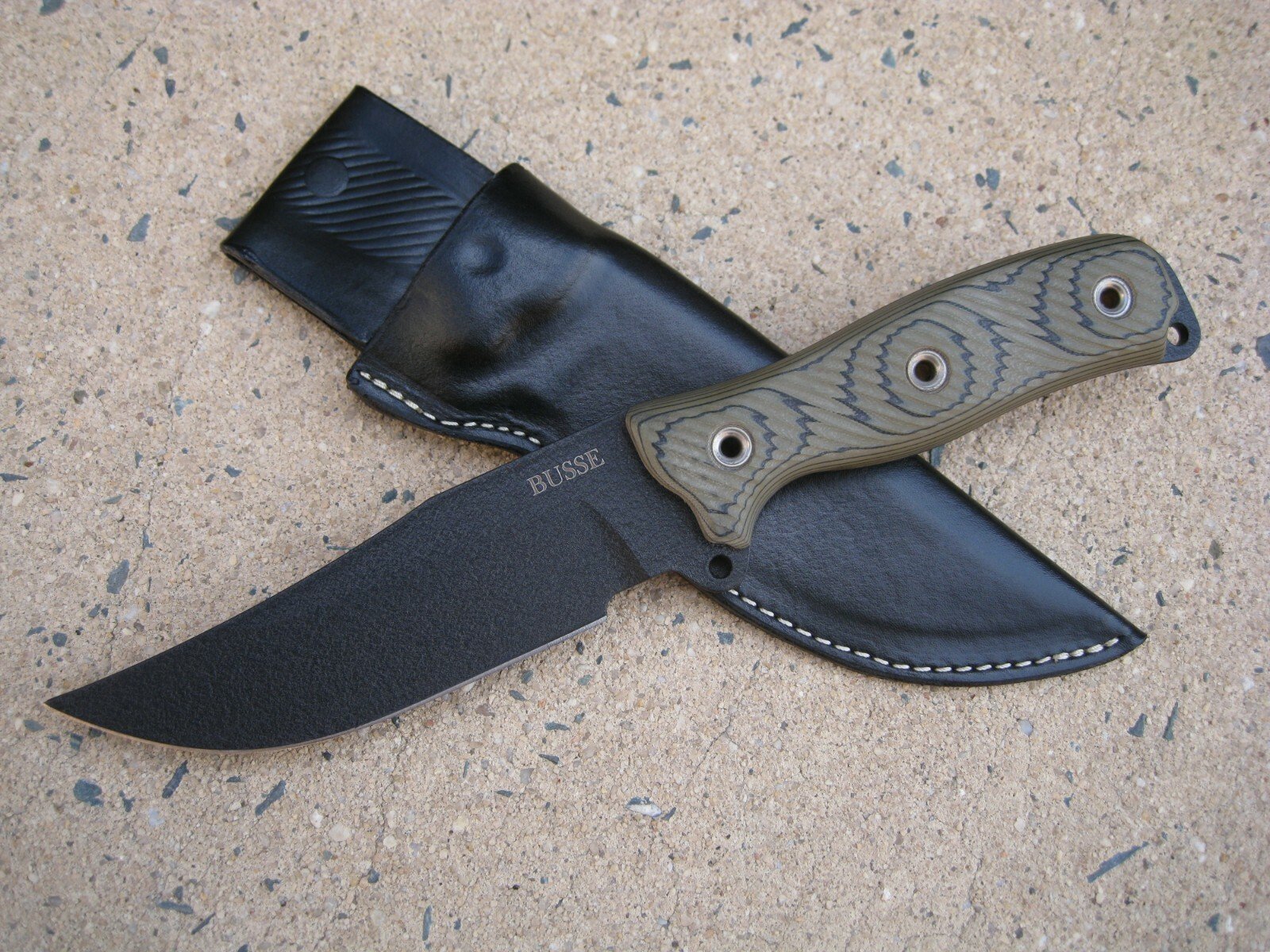 BUSSE Combat BT6 Bowie Knife - Durable & Reliable