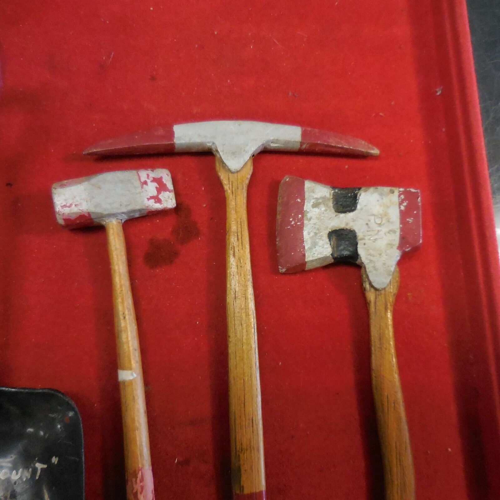 Paramount Coal Mining Tools Miniature Set - Jewel Ridge
