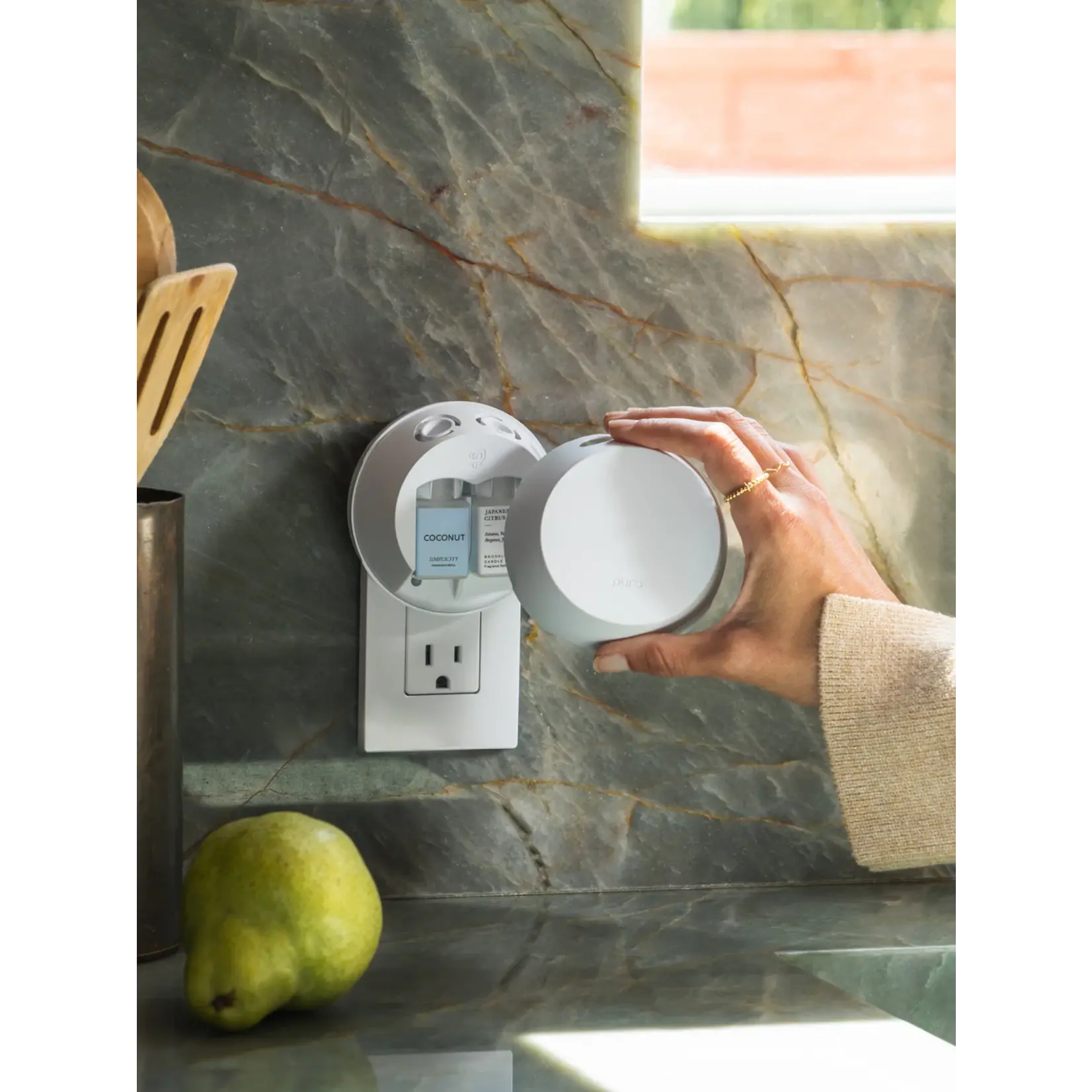 Pura 4 Smart Fragrance Diffuser: Perfect Gift for Her